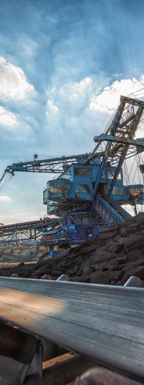 RANS、URANS 和 DDES 湍流模型的比较分析